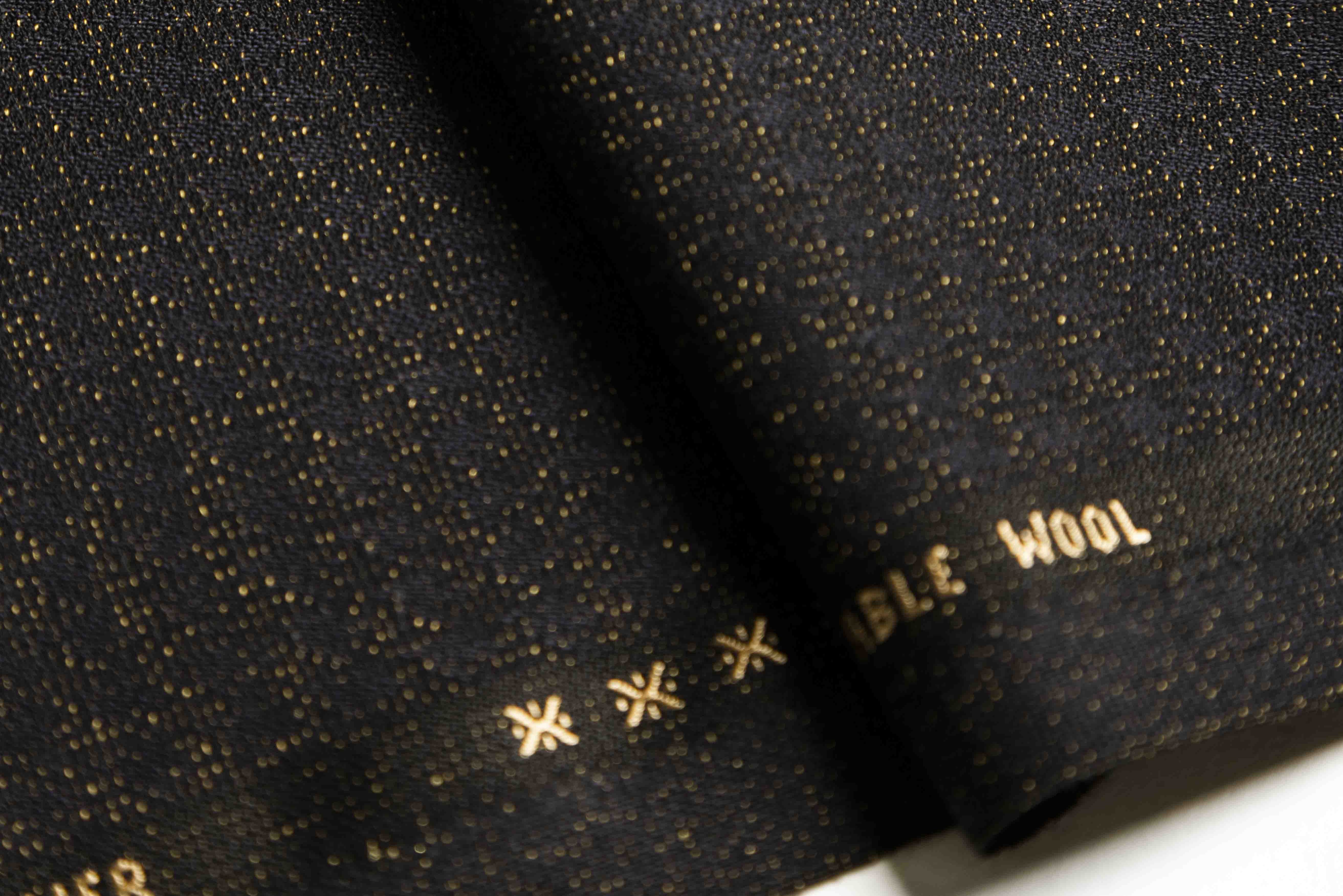 Gold Forever – Dormeuil